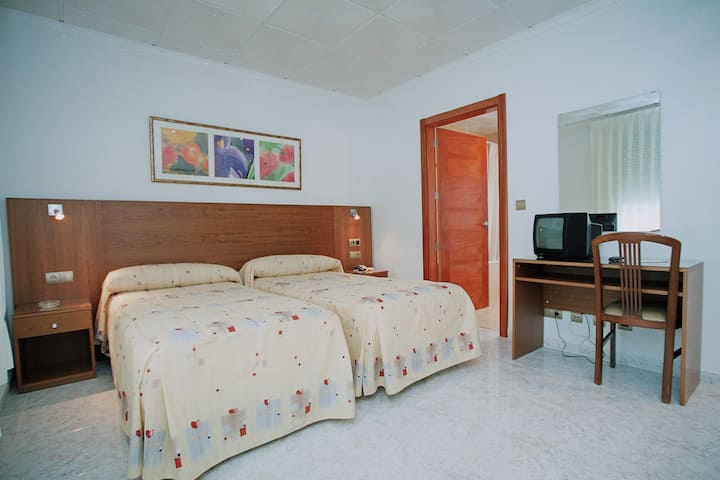 Habitación Doble 2 - Costa Dorada, España