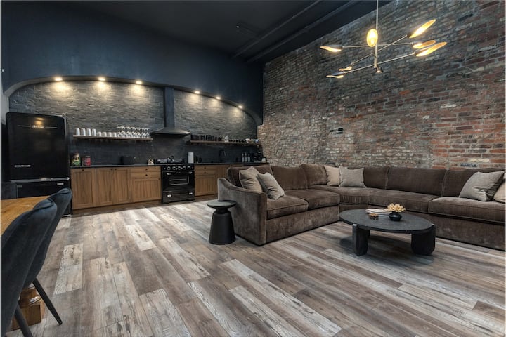 Downtown Derby Delight By Hollyhock Suites - Louisville, KY