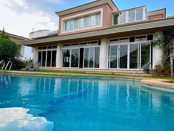 Chalet Vacacional Villa Dorina - Aguadulce