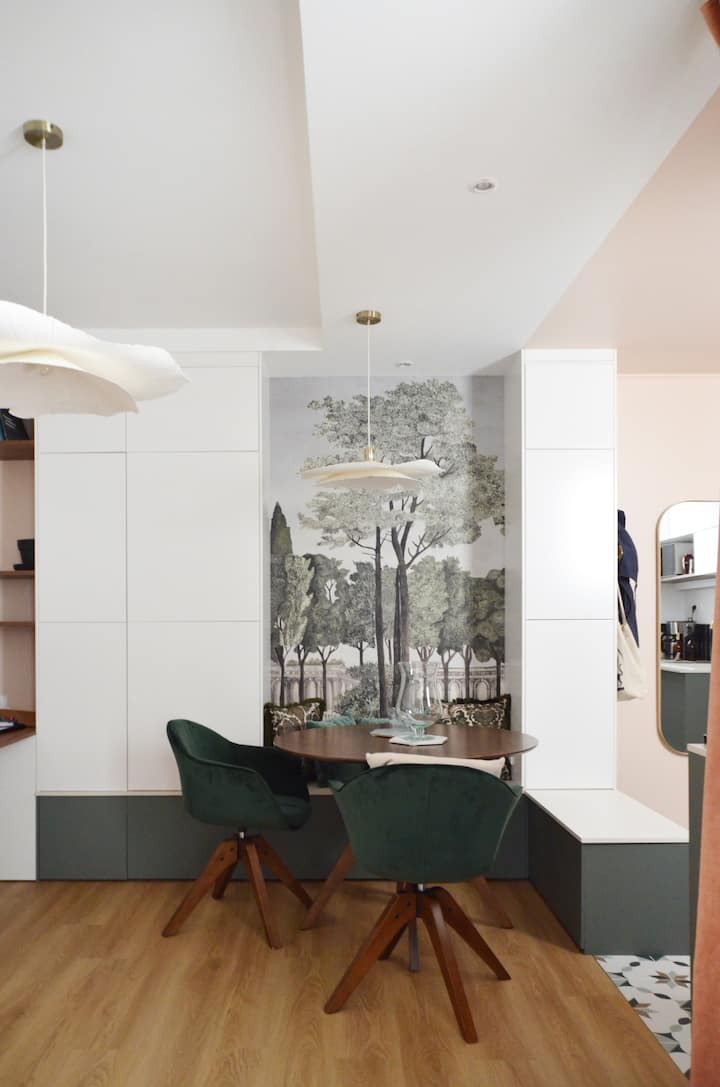 An Apartment In Olympus - Parc de la Villette