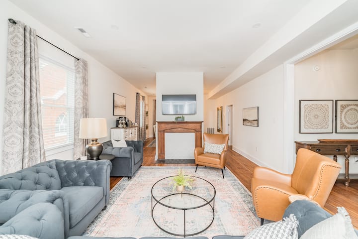 Charming Walkable Downtown Getaway W/ Coffee Bar! - Lynchburg, VA