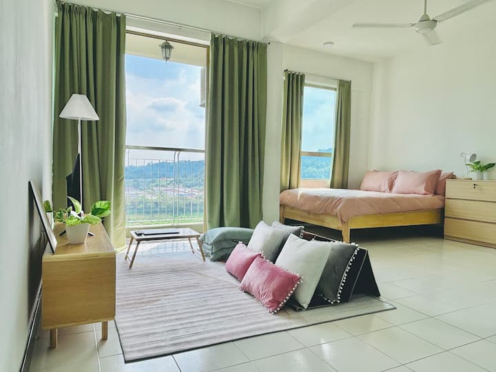 Cozy Studio With Balcony Near Ikea Damansara - Petaling Jaya