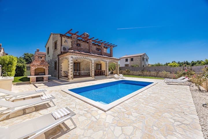Villa Brioni With Private Pool - Peroj