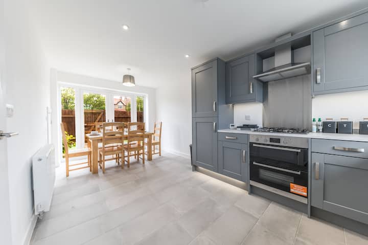Barrow- 4 Bedroom Detached House - Barrow-in-Furness