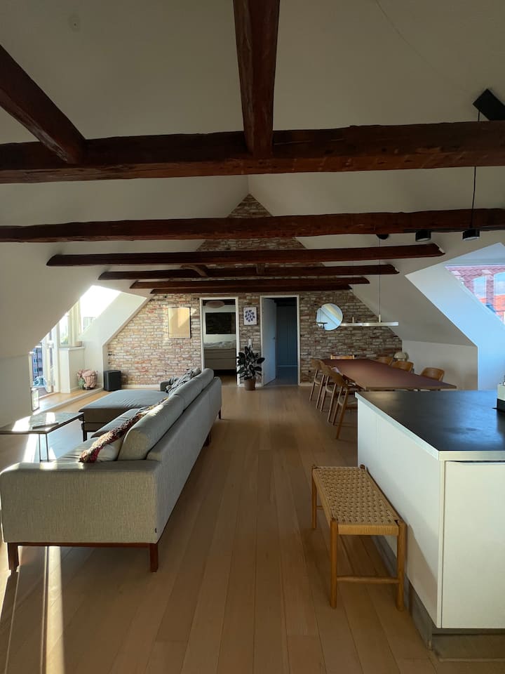 Charming Penthouse Close To Metro - Copenhague