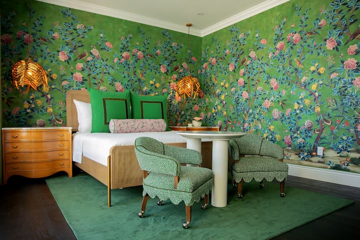 Elegant Vegas Casita - Las Vegas, NV