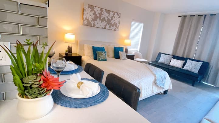Luxury King Bed Studio Near Universal - Orlando