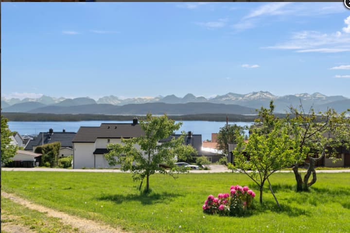 Feriehus Med Fantastisk Utsikt - Molde