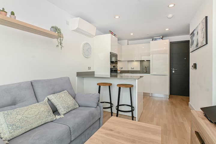 Modern Apartment With Pool & Spa - Algeciras