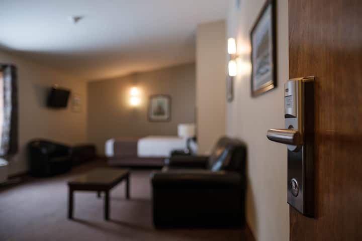 Marble Inn Resort- Deluxe Inn Suite - Corner Brook