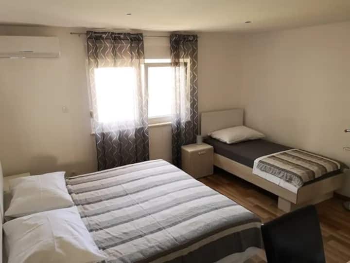 Dvosoban Stan - Split