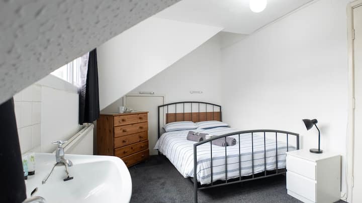 Pebbles Guest House Room 8 - Southampton