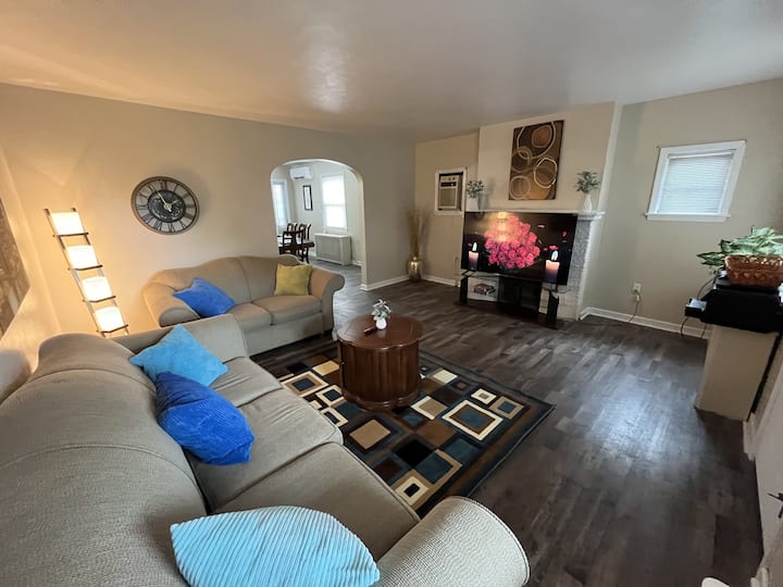 Full 3-bdrm Home With Garage/str Parkin Pittsburgh - Pittsburgh