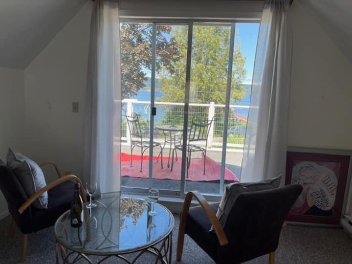 Beachfront Cottage Suite - Salt Spring Island