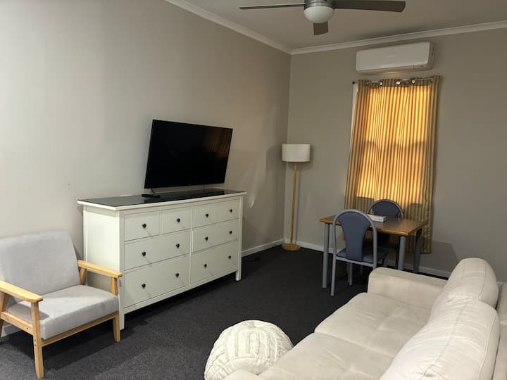 1 Bedroom Apartment -   Broken Hill - Broken Hill