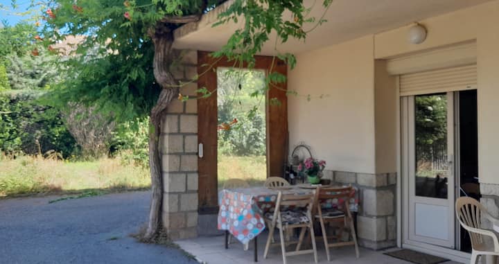 Bas De Villa - Largentière