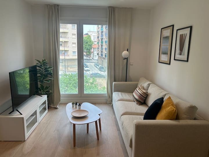 Loira Rio Huerva: Luminoso En Zona Residencial - Zaragoza