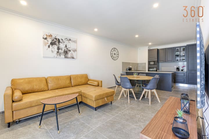 Spacious 3br Home With Private Balconies In Mosta - Malta