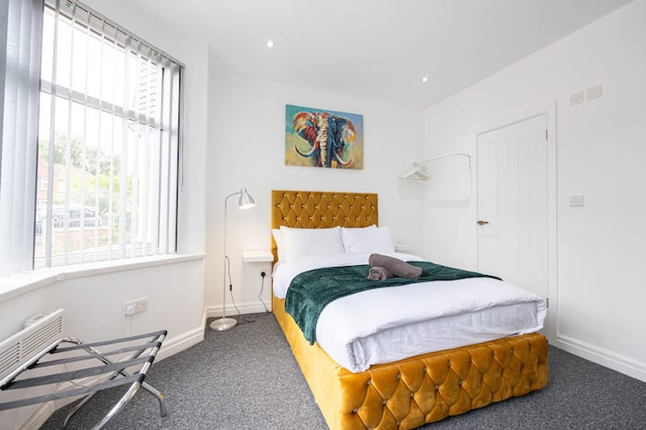 The Kent Luxury House Sleeps 14 Free Parking - Manchester