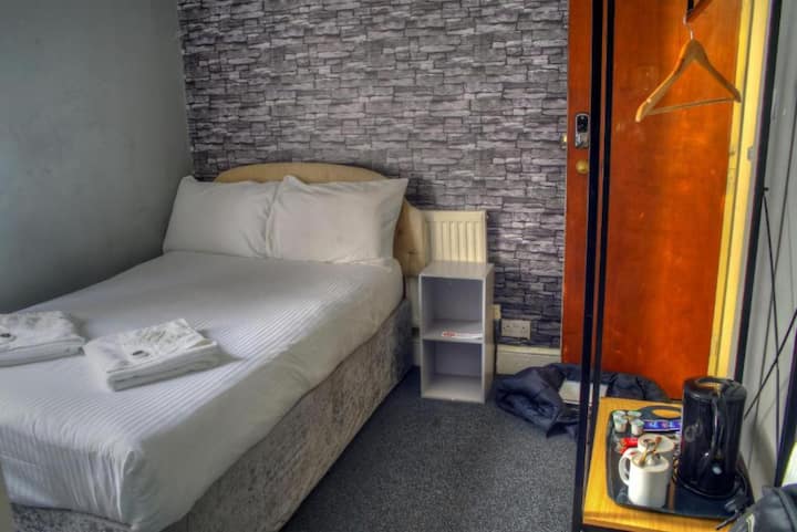 Villa Rose Standard Double Room - Gorleston-on-Sea