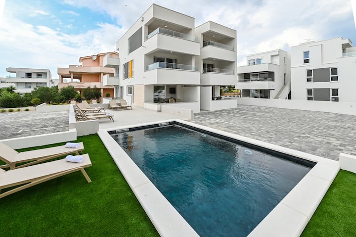 Two-bedroom Apartment Break With Pool A3 - Caska