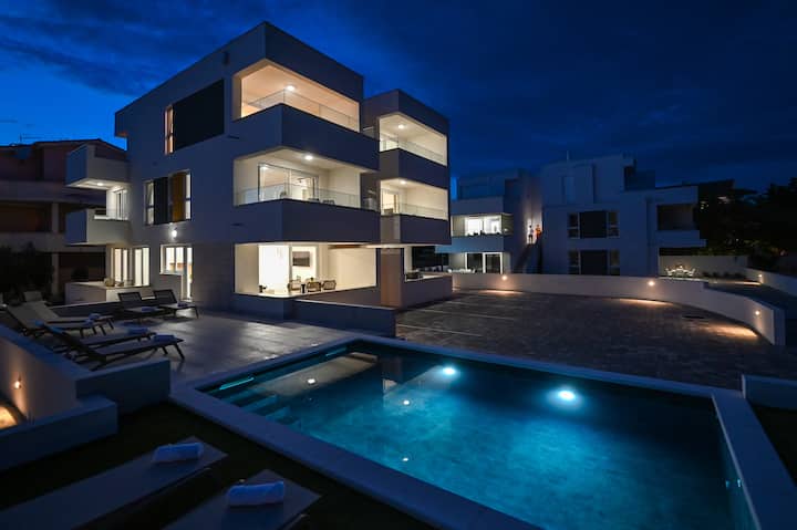 Two-bedroom Apartment Break With Pool A3 - Novalja