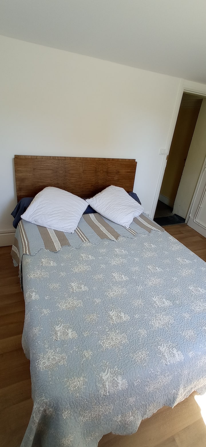 Chambre Cosy En Rez De Jardin, - Barbaste