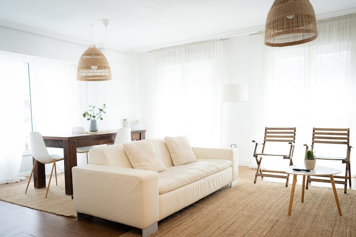 Ondarreta Beach Apartment - San Sebastián