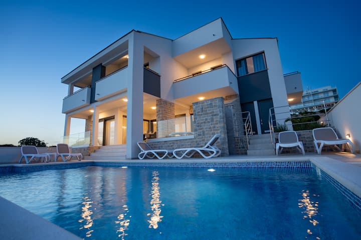 Luxury Gh Rose - Private Pool, Max. 8 People - Novalja