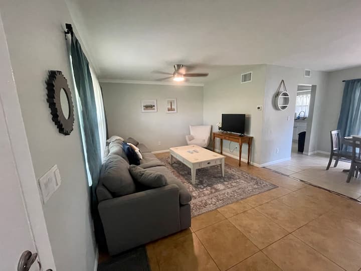 The Largo Lounger - Largo, FL