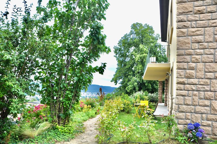 Meublé Indépendant, Attenant à La Maison, Parking. - Ampuis