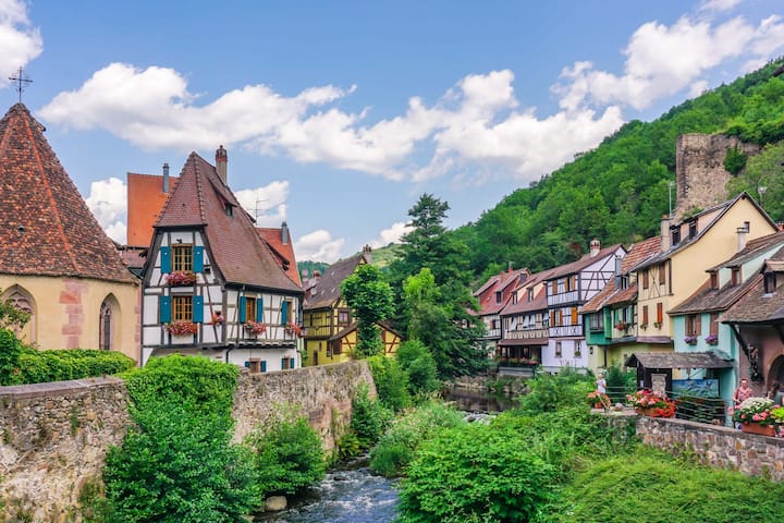 King Sized Bed Room In The Heart Of Kaysersberg - Riquewihr