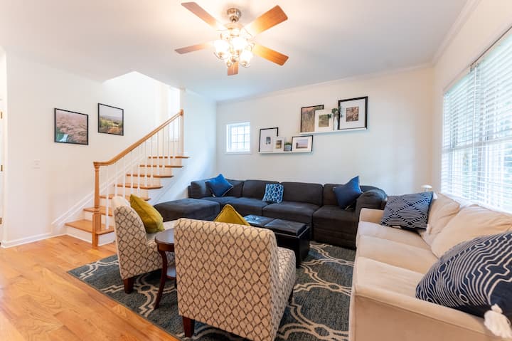 Bright, Spacious Home Perfect For Groups (5 Beds) - Charlottesville, VA