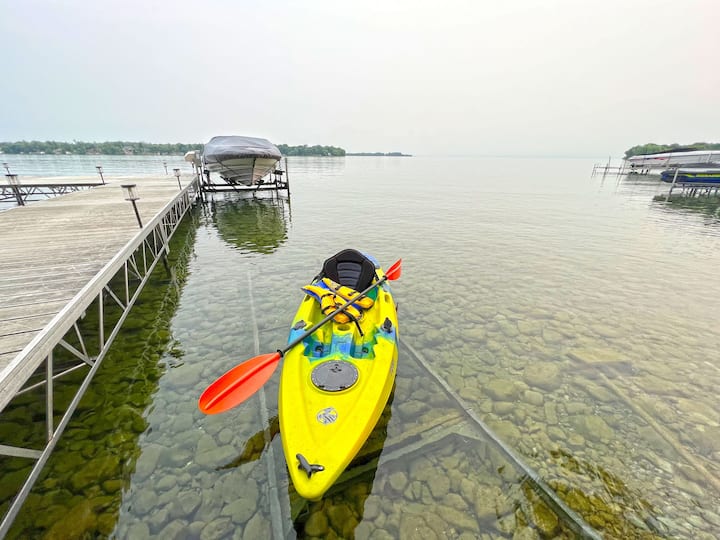 Charming Cottage On Lake Simcoe - Orillia