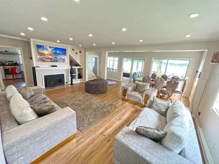 Charming Cottage On Lake Simcoe - Orillia