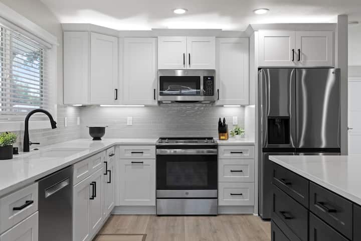 Modern Luxury Near Shopping - Richland, WA
