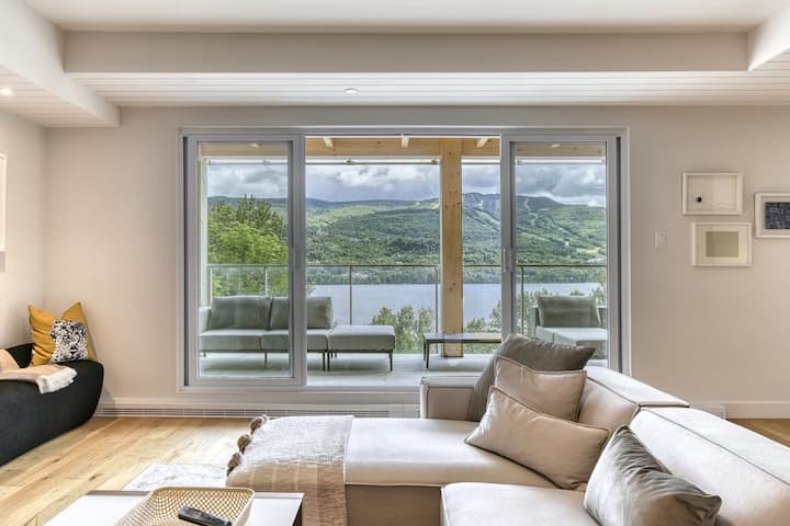 Lakefront Condo Near Tremblant Ski Resort Village! - Mont-Tremblant