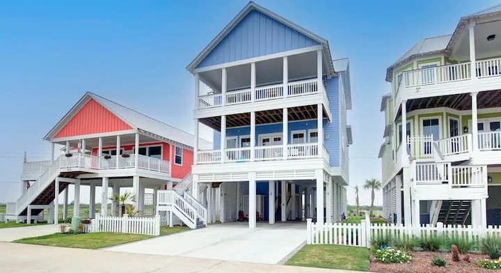 The Breeze Kneez · Luxury Beachside 5br - 加爾維斯敦