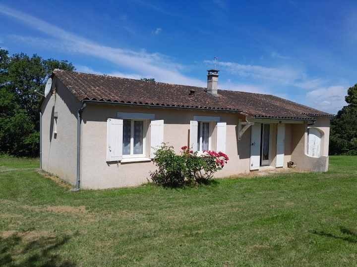 Jolie Maison à La Campagne Avec Piscine - Périgueux
