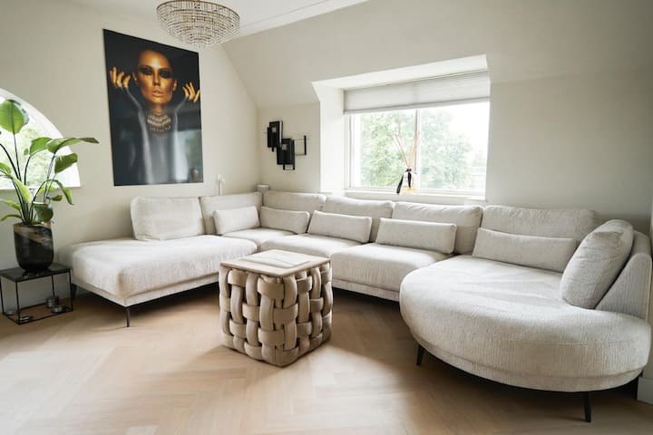 Luxe Appartement Met Balkon En Gratis Fietsen - 