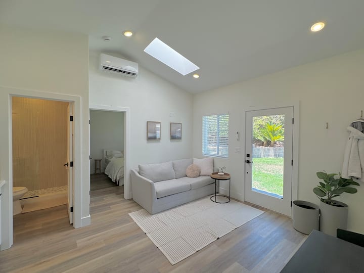 New Chic Summerlin Guest Home! - Las Vegas, NV