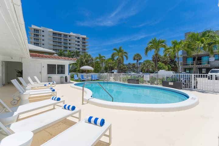 Catalina Palms | Steps To Beach | Heated Pool #8 - Deerfield Beach, FL