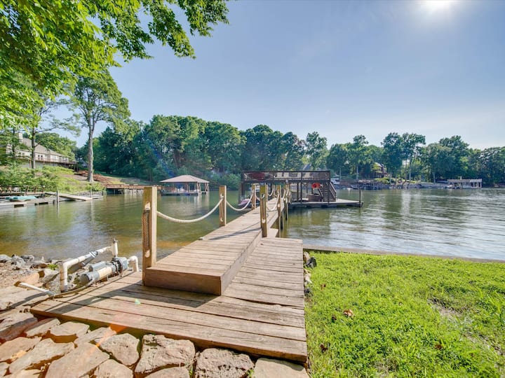 3-br Lakefront Cottage Getawayfire Pithuge Lot! - Denver, NC