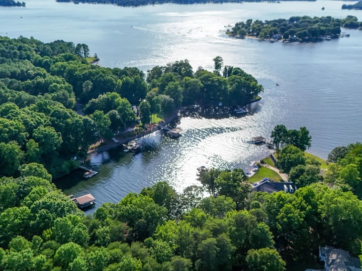 3-br Cozy Lakefront Cottage —Boat Rental!—fire Pit - Lake Norman
