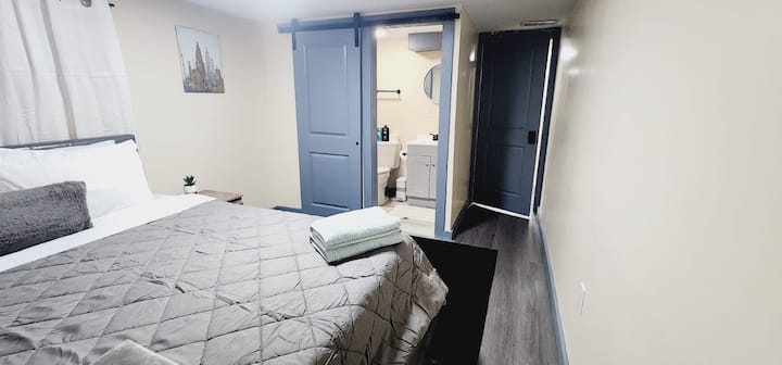 #05 Basement Room + Private Bath + Tv In Angora - Philadelphia, PA