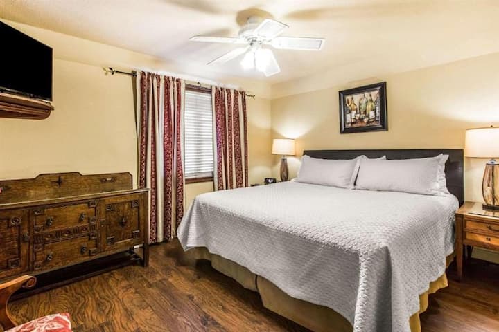 King Suite - Solvang, CA