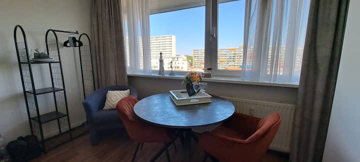 Ruime Slaap- En Zitkamer Aan Zee - Monster