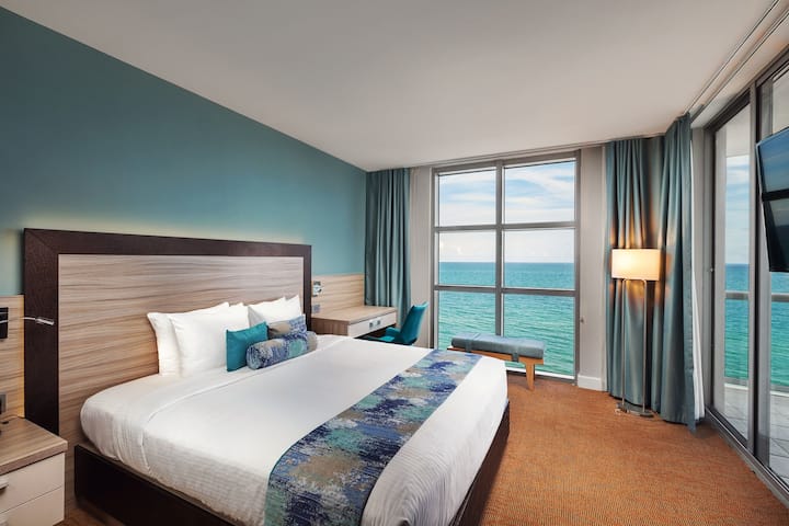 Oceanfront 2 Bedroom Marenas Hotel Unit - Sunny Isles Beach, FL