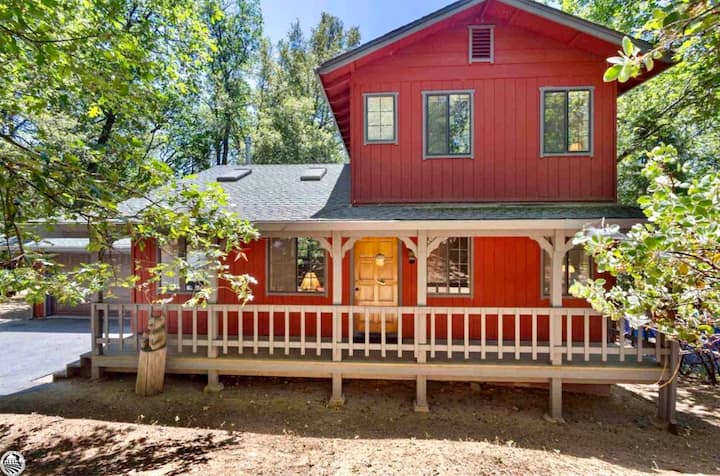 Wildwood Mountain Cabin Hideaway - Twain Harte, CA