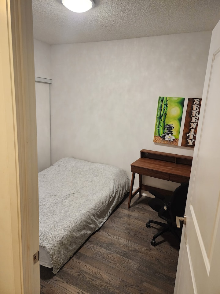 Room In Richmond Hill Condo - Vaughan